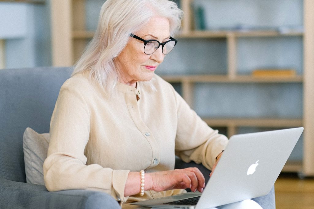 Five Awesome Work From Home Opportunities for Australian Seniors ...